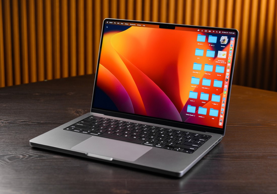 How To Find a New Keyboard for Your Macbook | Rising Tech