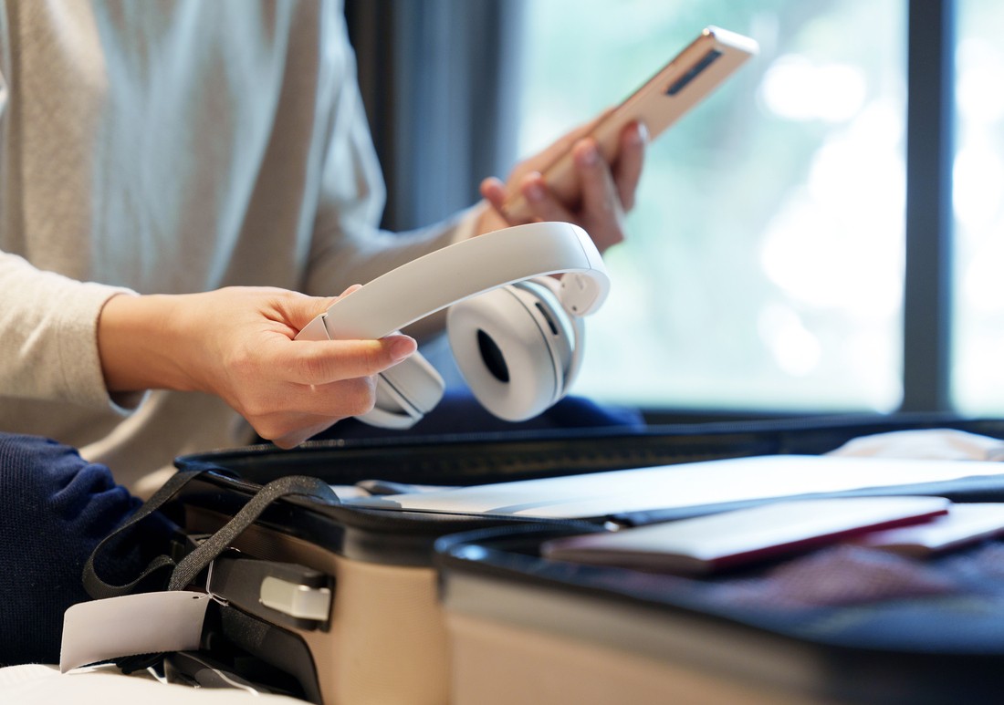 4 Tech Travel Essentials That Won't Break the Bank | Rising Tech