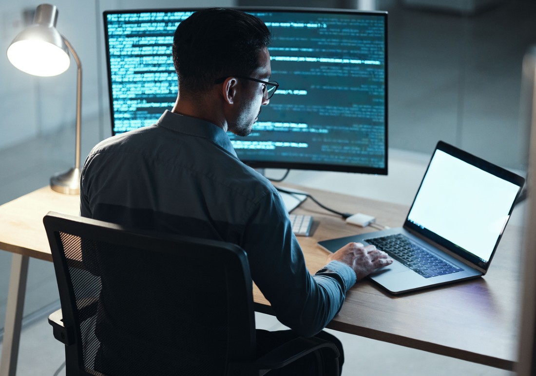 5 Easy Ways To Connect Your Laptop to a Monitor | Rising Tech