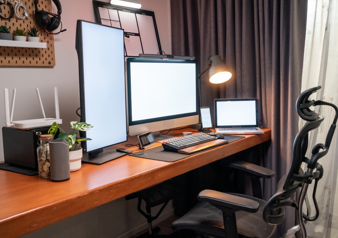 How to Add a Second Monitor to Your Setup | Rising Tech