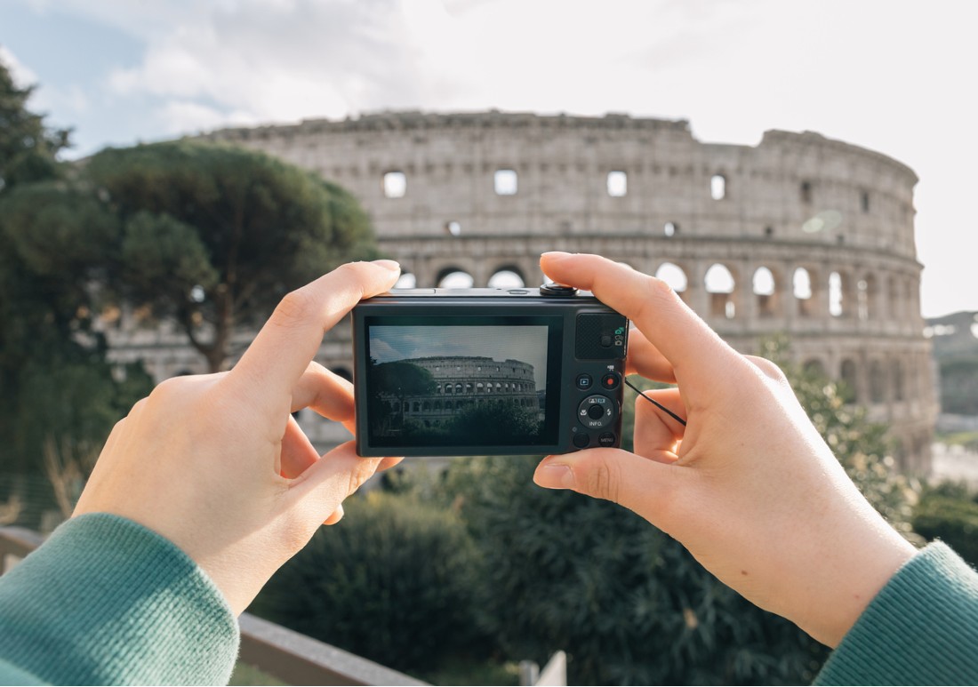 5 Shots You Can Take With a Small Camera | Rising Tech